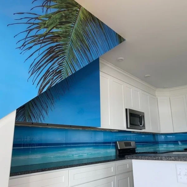 26 Stunning Kitchen Ideas with Glass Backsplash