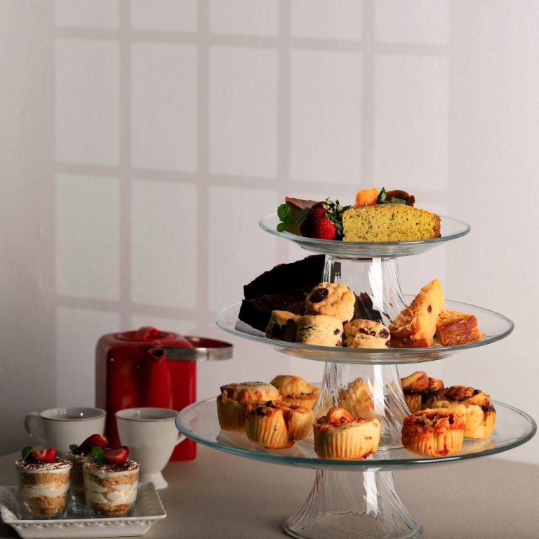 20 Kitchen Centerpiece Ideas for Fancy Tablescapes