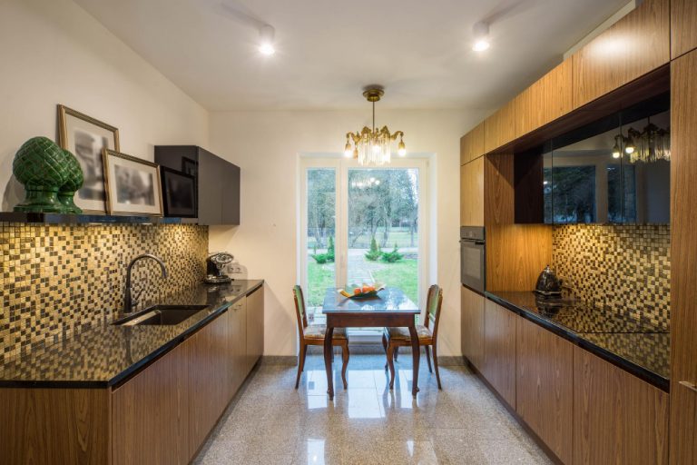 20 Kitchen Mirror Ideas: Enhance Your Space with Unique Designs