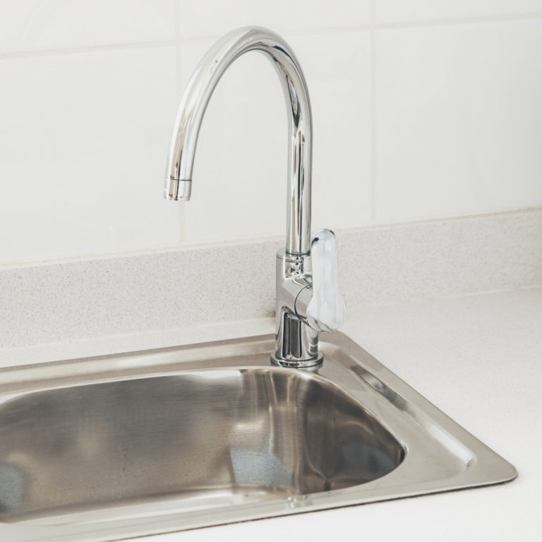 Who Makes All Metal Kitchen Faucets: Top Brands & Quality Guide