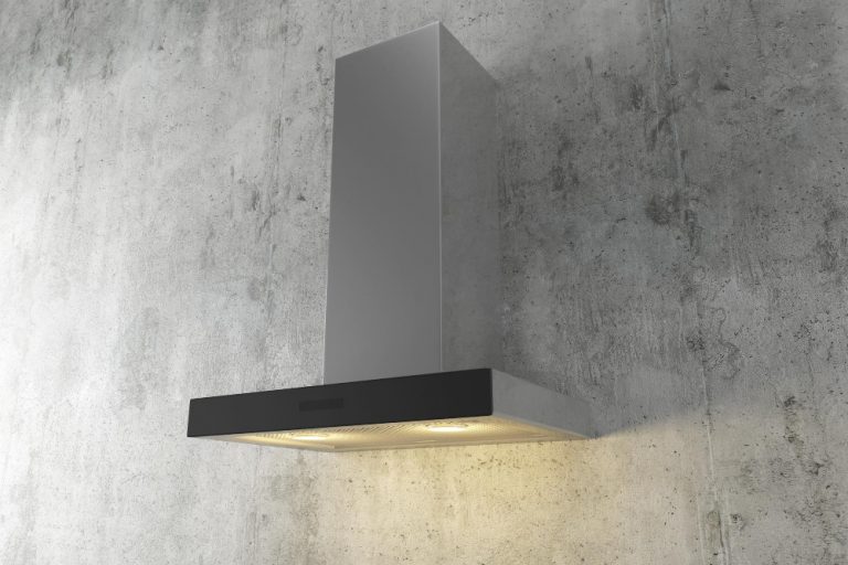 Outdoor Kitchen Essentials: Do You Need A Vent Hood?